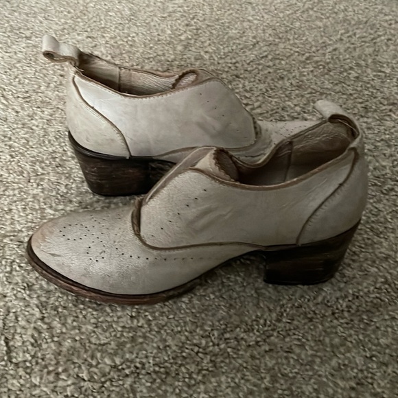 Freebird by Steven | Shoes | Freebird Sadie Leather Shoes Ice Color | Poshmark